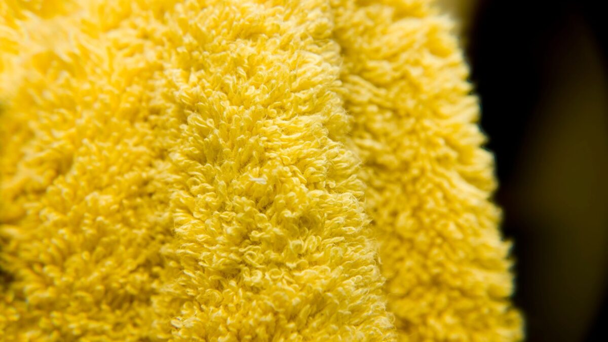 ᐅ Sauna textilfrei: Vorteile & Tipps für den richtigen Saunabesuch